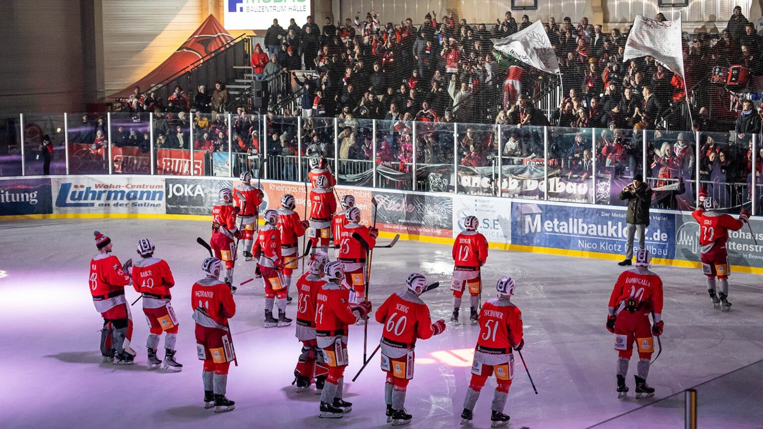 Drei Tage Eishockey pur: Saale Bulls sichern sich sechs wichtige Zähler ...